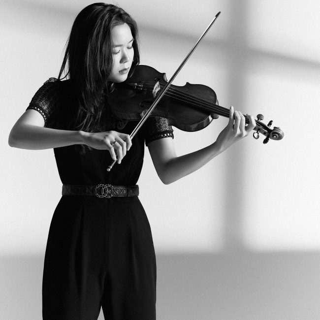 Biography – Esther Yoo